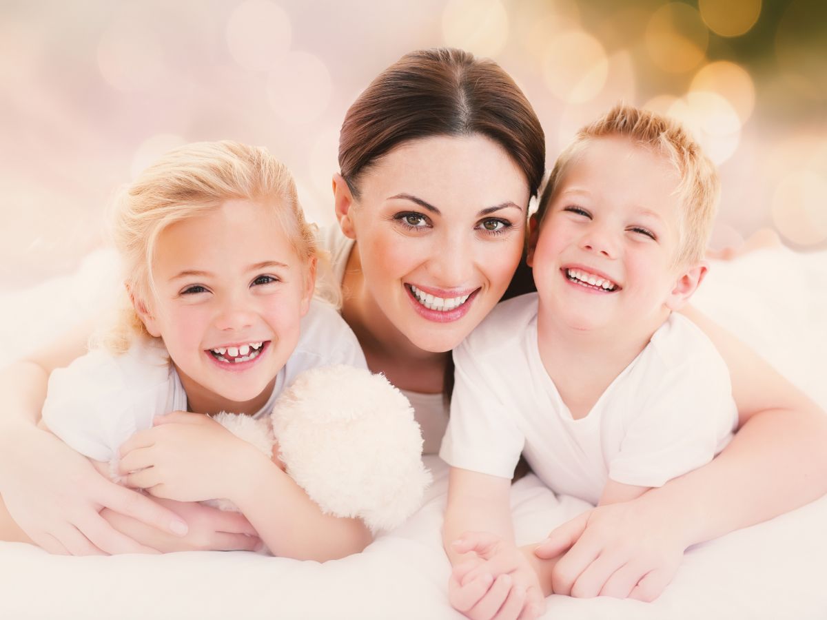 10 HABITS OF HAPPY MOMS: HOW TO STAY CONTENT
